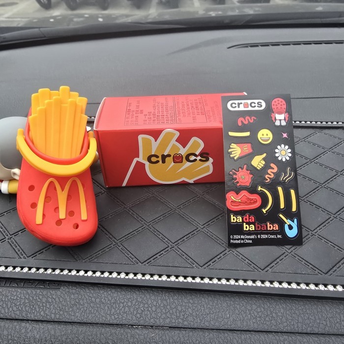 Jual MCD x CROCS Mainan Toys Happy Meal French Fries / Sandal McD CROCS ...