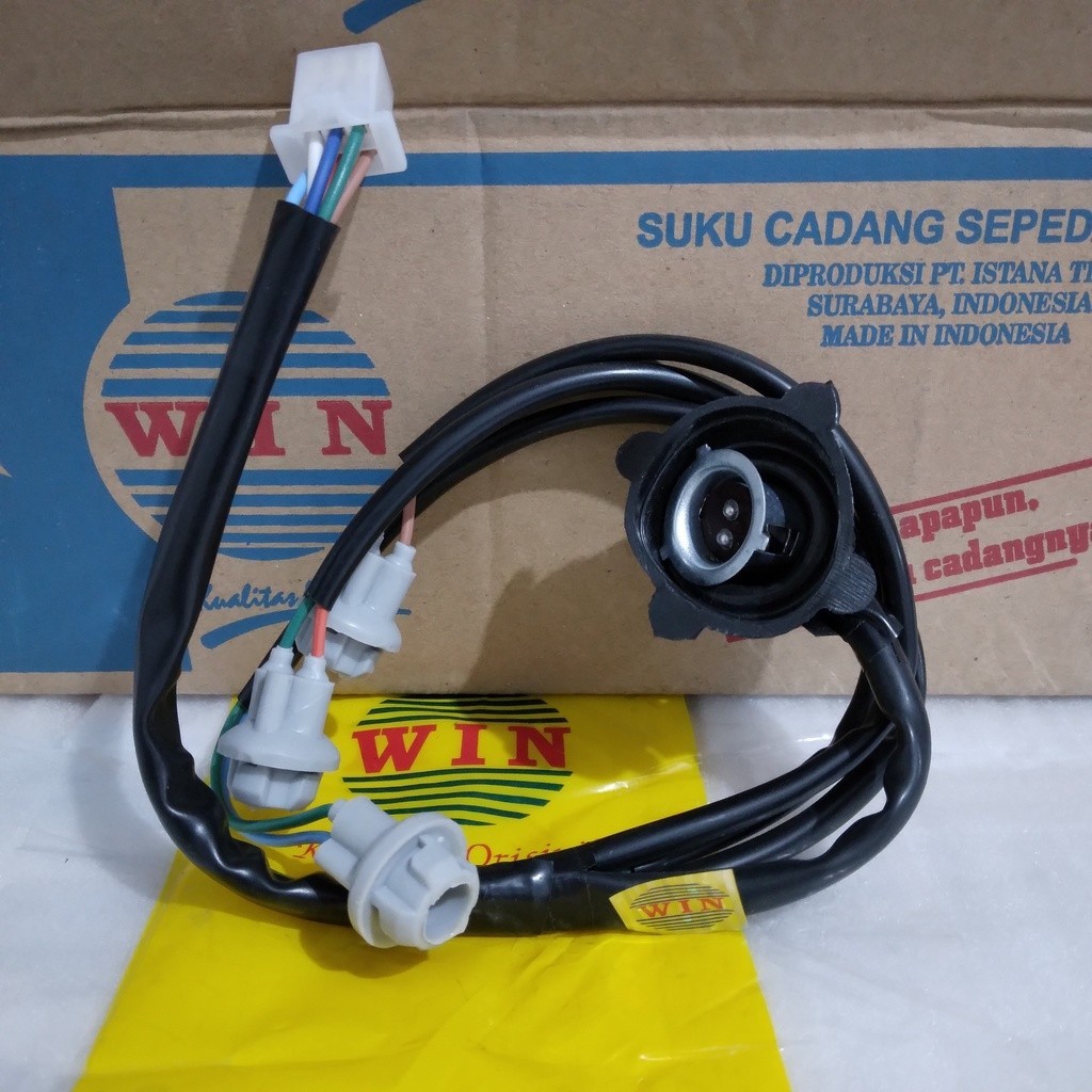 Jual Fitting Lampu Beat Karbu 2008 2009 2010 2011 WIN | cop fiting ...