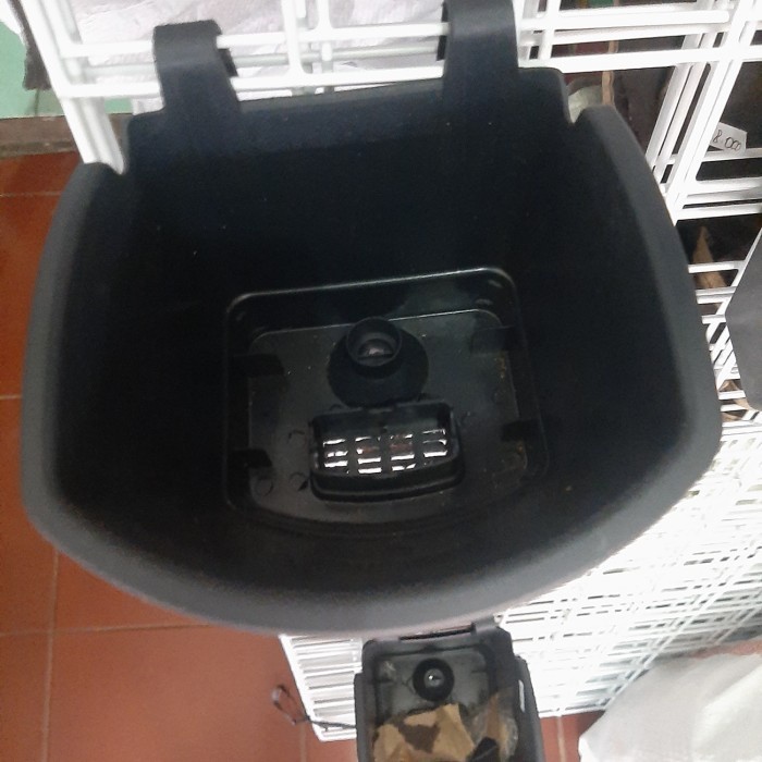 Jual Pot Dinding Tempel Hitam / Pot Ram Vertikal Kecil Kuat Berkualitas ...