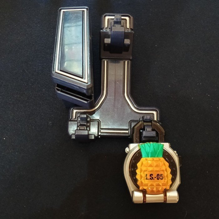 Jual dx holder lock seed pine kamen rider gaim baron -BGS56 | Shopee ...