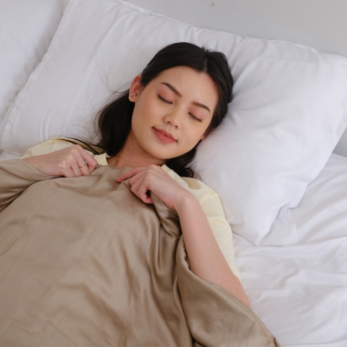 Jual Cooling Huggy Blanket - Queen (202x152cm) - Gray, 9KG | Shopee ...