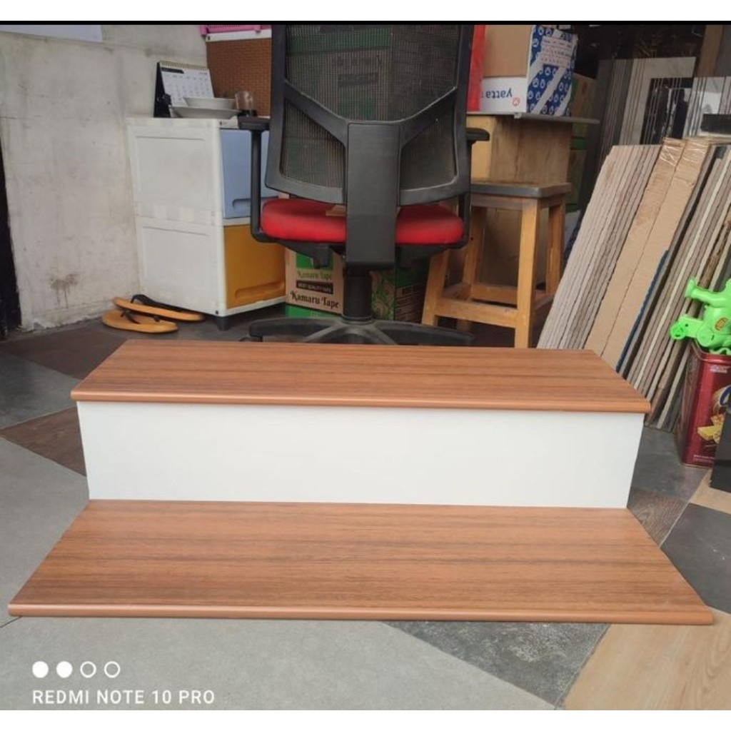 Jual Granit tangga double bevel motif kayu kombinasi dinding putih ...