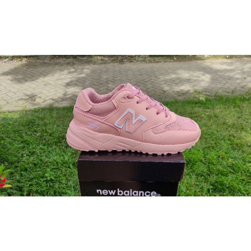 Jual DG57TJ Sepatu N&B Full Colour 999 Made in Vietnam cocok untuk ...