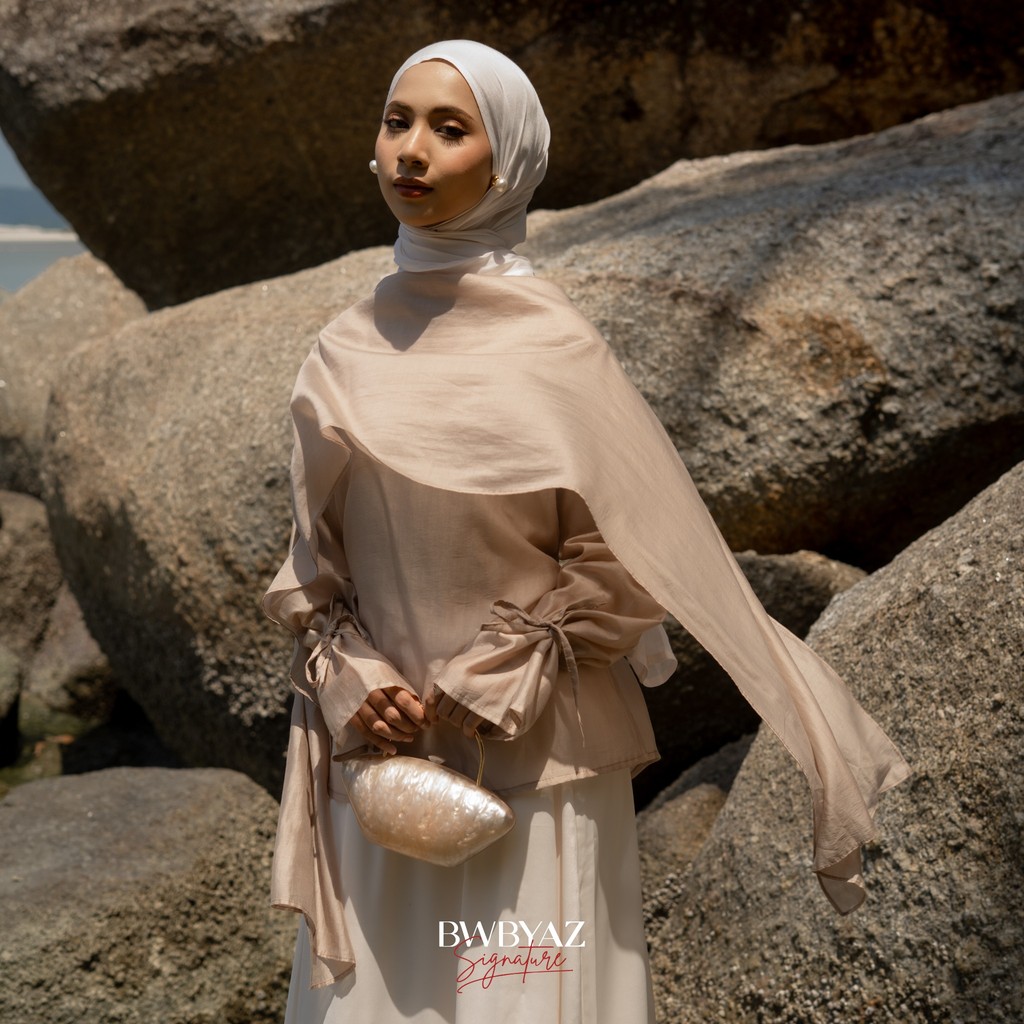 Jual BWBYAZ SIGNATURE - JEMMA SHAWL TOP (READYSTOCK) | Shopee Indonesia
