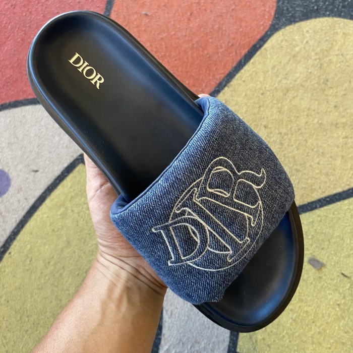Jual CD Slides Aqua Quilted Lth | Shopee Indonesia