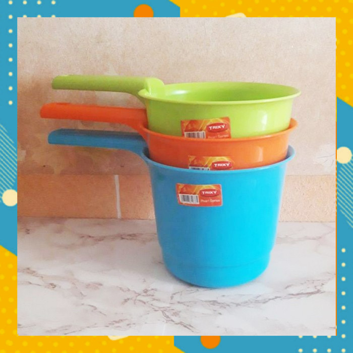 Jual Gayung Timba Mandi Plastik Warna Berkualitas Alat Kamar Mandi ...
