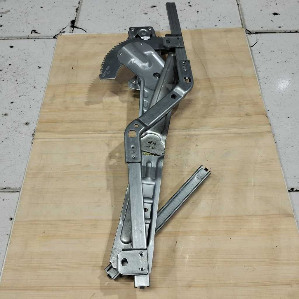Jual REGULATOR WINDOW KANAN RH MANUAL PUTARAN KACA ISUZU ELF NMR 71 8 ...