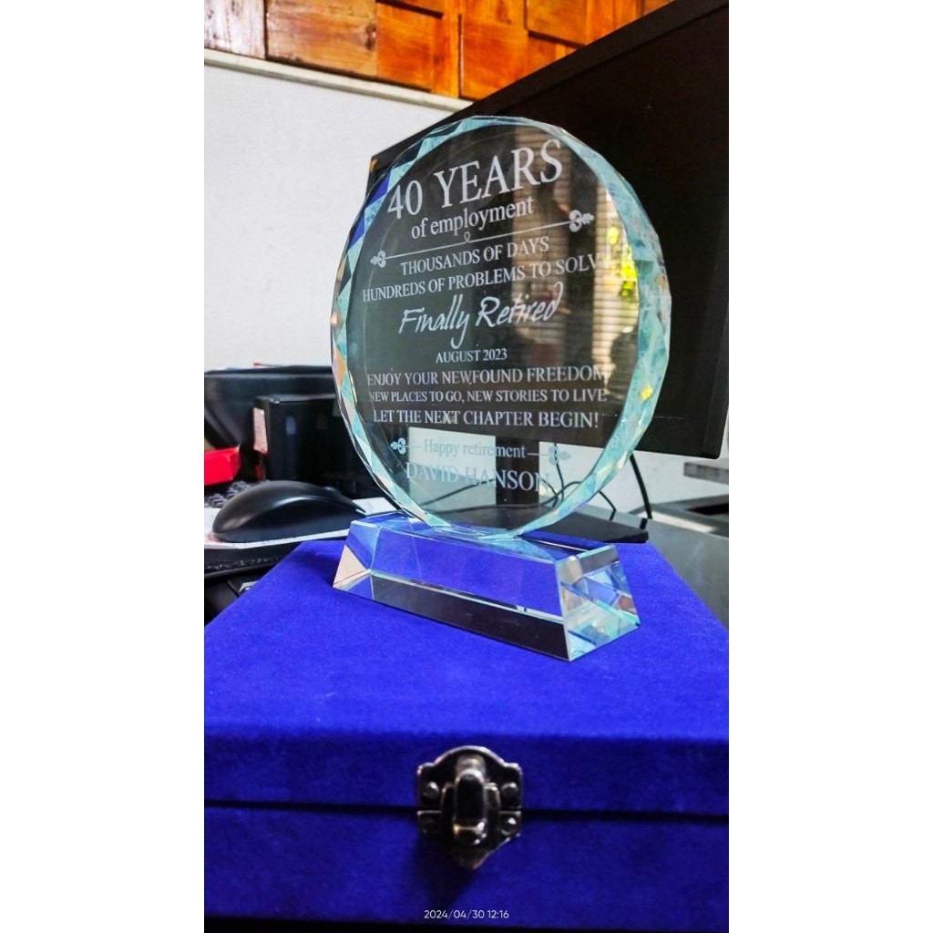 Jual Custom plakat akrilik kristal berbagai model untuk souvernir ...