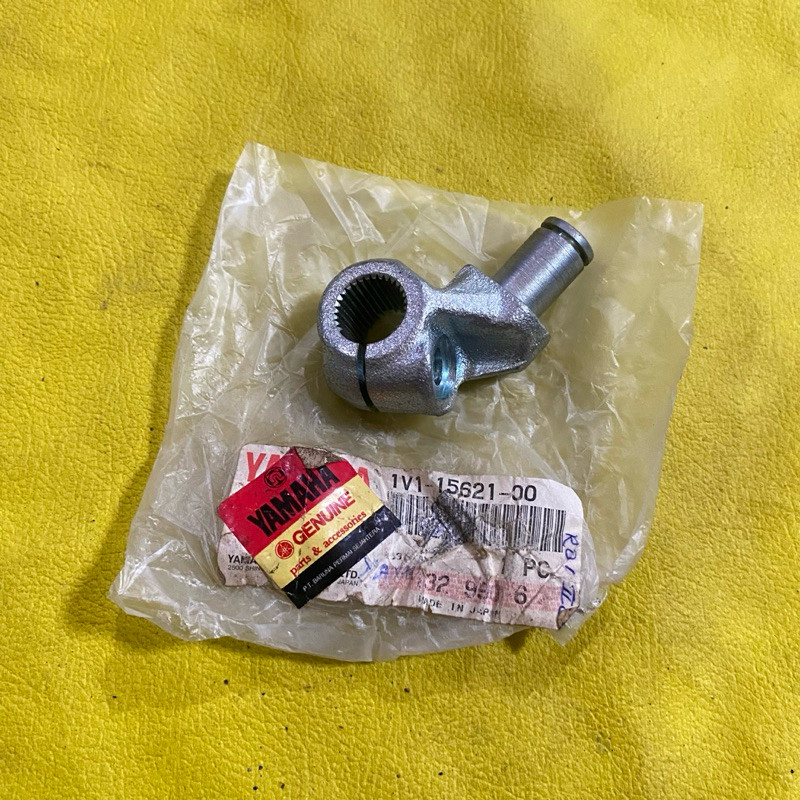 Jual Bosh as engkol kick stater Yamaha Rx100 rx125 rxs rxk original NOS ...