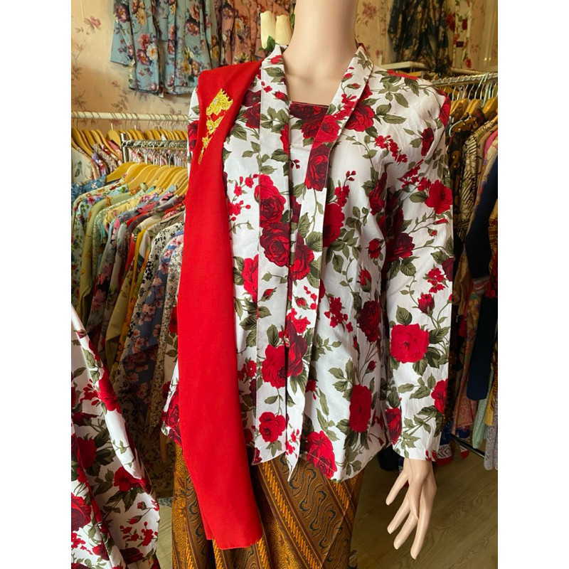 Jual Kebaya Encim Roselly Merah Putih (Atasan Saja) Model Kartini Bunga ...