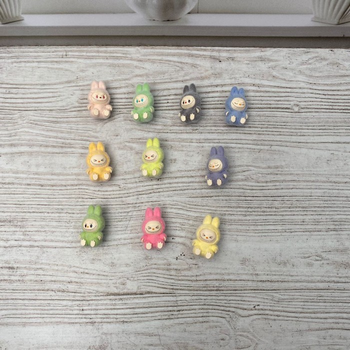 Jual Mainan Miniatur LABUBU Bulu Mini / Action Figure Toys Labubu ...