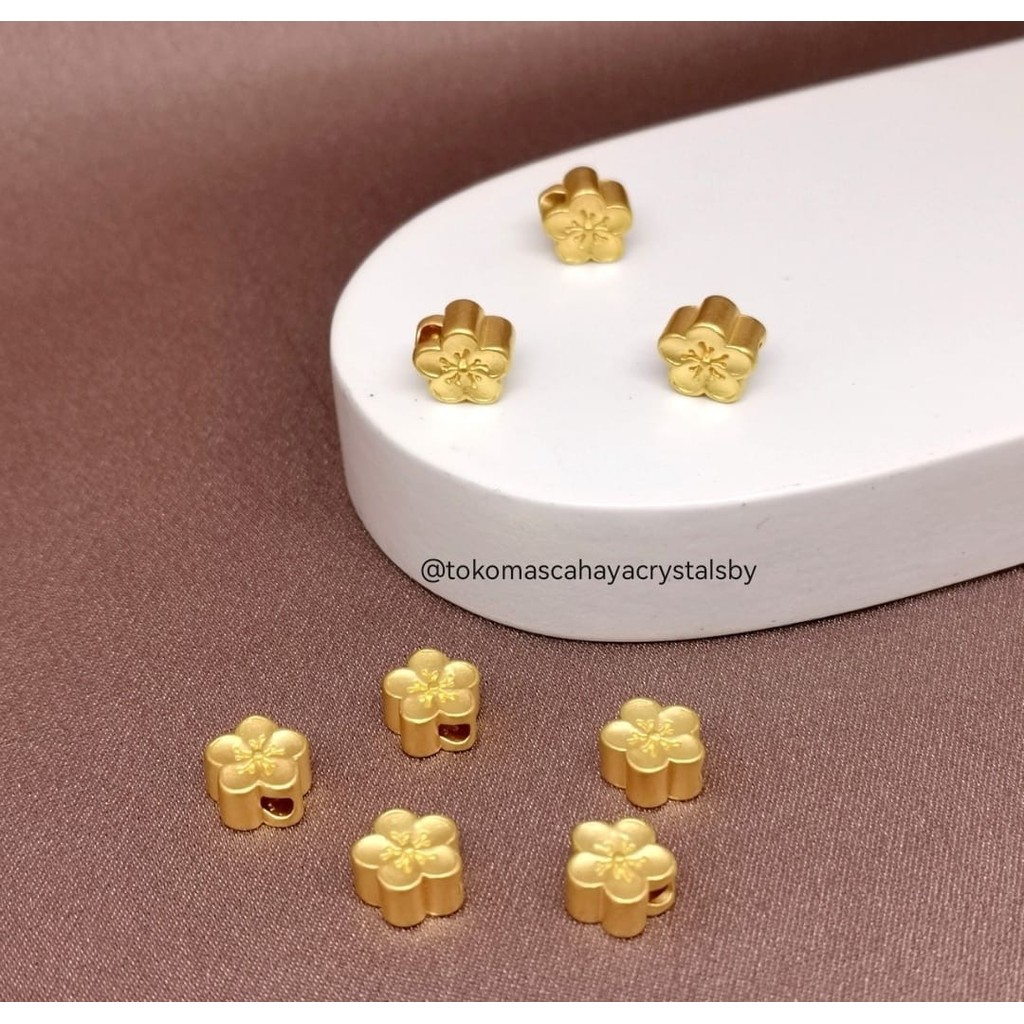 Jual Charm Bunga Sakura (Kokoh) Polos / Merah Putih / Pink Merah 24k HK ...