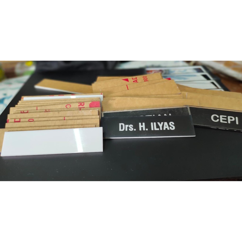 Jual PAPAN NAMA/NAMA DADA/NAME TAG/AKRILIK BAHAN NAME TAG | Shopee ...