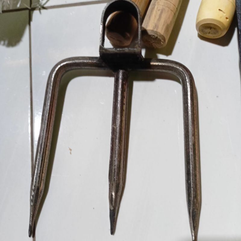 Jual Cangkul Garbu Besar Sampah Sloka Rumput Gulma Garukan Sampah ...