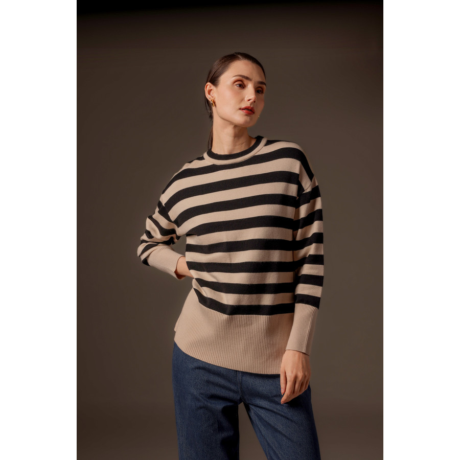 Jual MINIMAL - Camille - Sweater Rajut Wanita Motif Garis - White | Shopee Indonesia