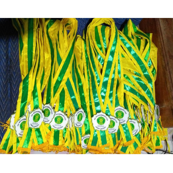 Jual Kalung Medali Wisuda Akrilik (Tebal 3mm) Kalung RUMBAI Kain list ...