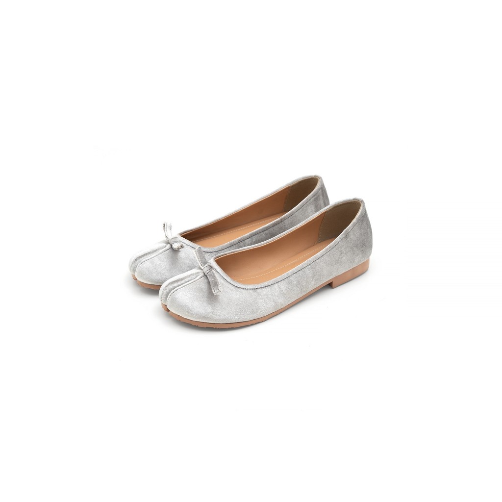 Jual CAJSA | AOKI VELVET SILVER - TABI FLATS | Shopee Indonesia