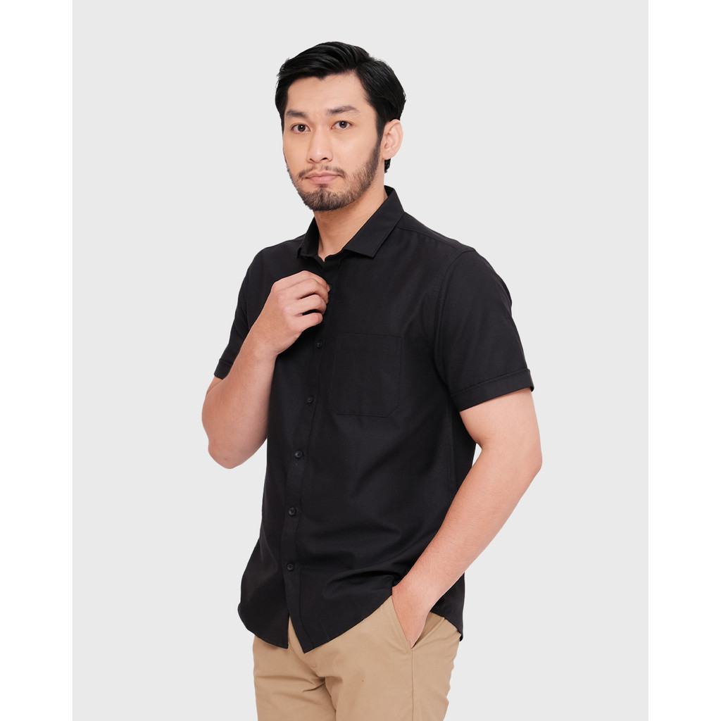 Jual MOC Kemeja Lengan Pendek Pria ARCHIE - BLACK | Shopee Indonesia