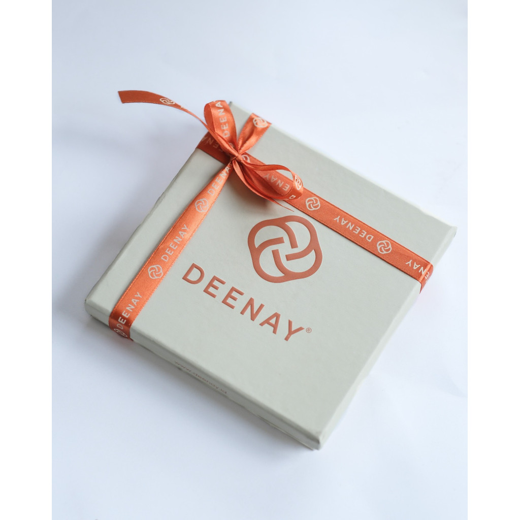 Jual Hard Box Scarves Deenay Signature (harus beserta scarves) | Shopee ...