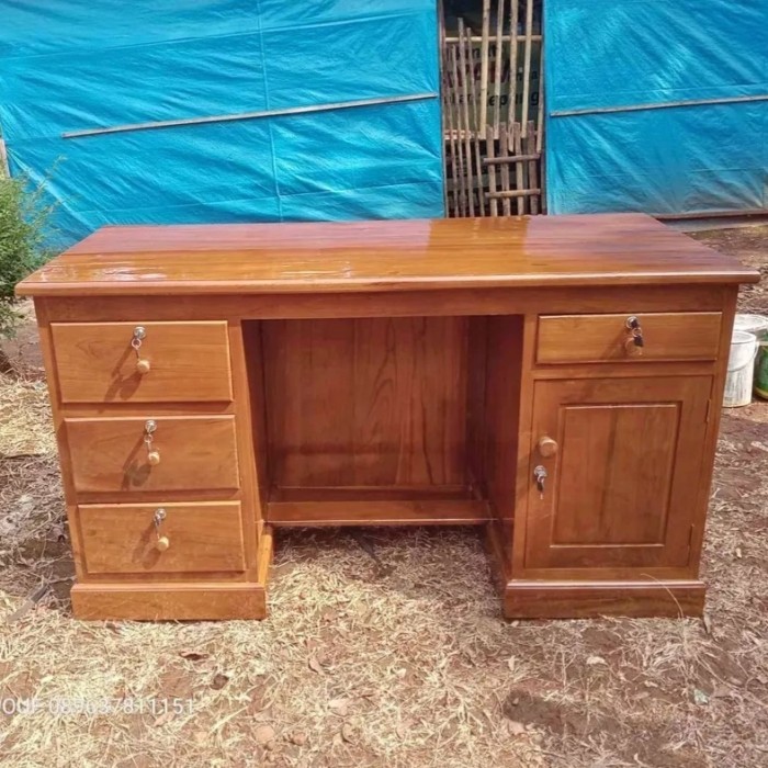 Jual Meja Kantor Kayu Jati – Desain Biro Klasik, Kokoh dan Elegan ...