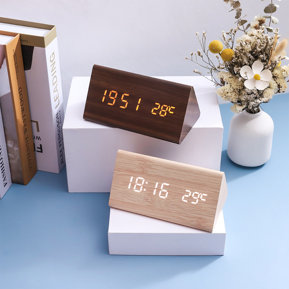 Jual Jam Motif Kayu Segitiga Led Temperatur Bentuk Segitiga | Shopee ...