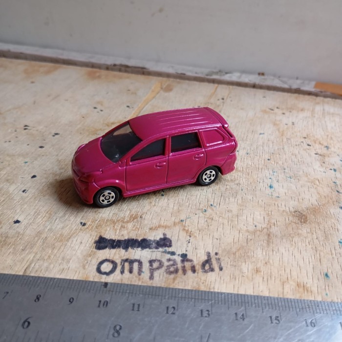 Jual MAINAN diecast tomica Toyota Avanza Veloz custom | Shopee Indonesia