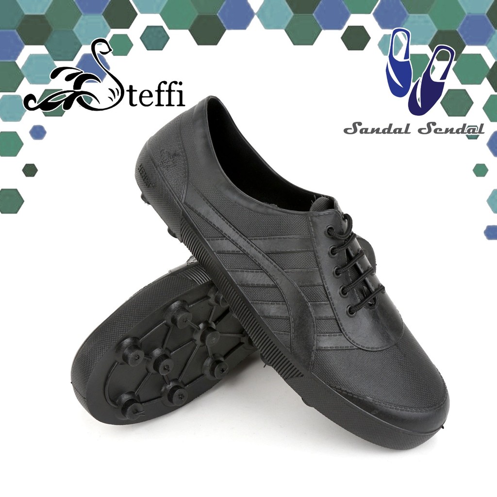 Jual Sepatu Bola Steffi Hengki Hitam Karet Sepak Bola Pul Multi Fungsi ...