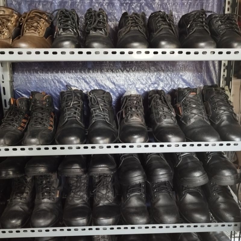 Jual sepatu safety semi boots second merk random | Shopee Indonesia