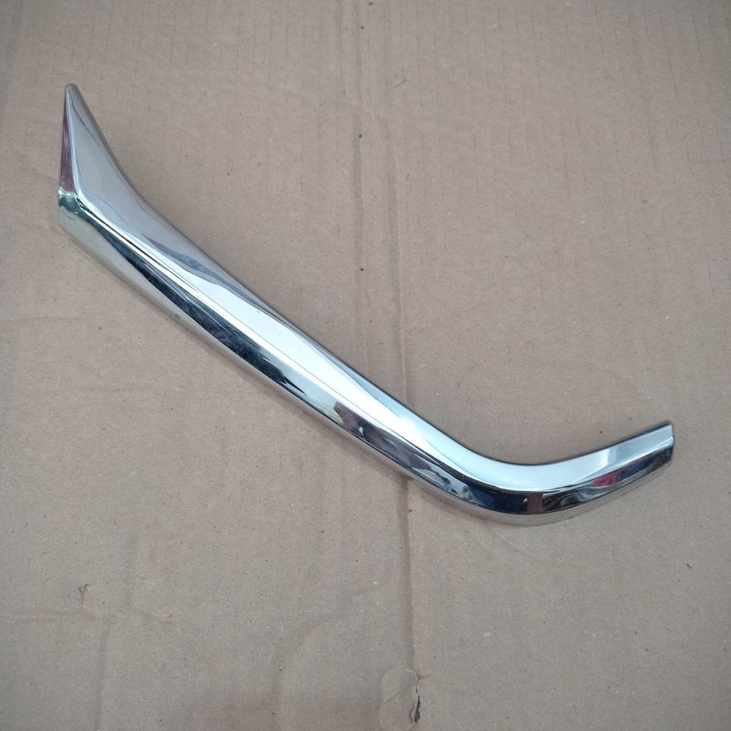 Jual Original lis List Krum Chrome Garnis Bumper Grill Depan Avanza ...