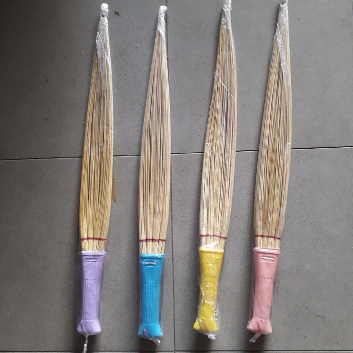 Jual BEST PROMO!!! Sapu Lidi Kasur Lakop Plastik - penebah lakop - sapu ...