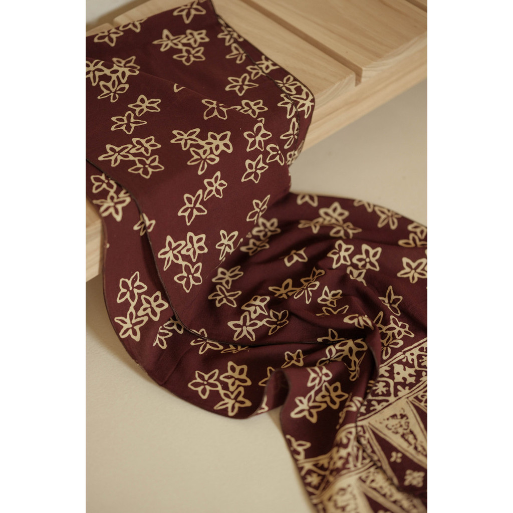 Jual BATIK RATU - Scarf Batik Bunga Melati - Brown | DNR | Shopee Indonesia