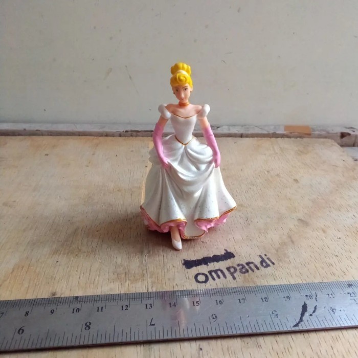 Jual FN67 figure kartun princess Cinderella | Shopee Indonesia