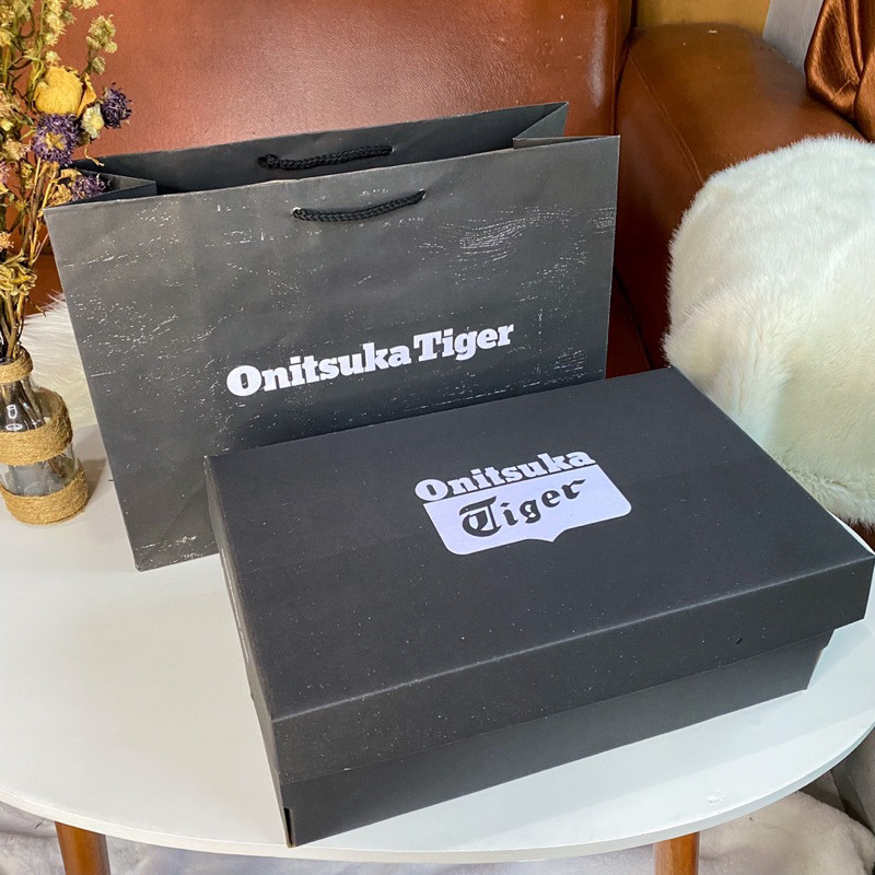 Jual Paper Bag Onitsuka Tiger bisa muat Box Sepatu Paperbag Mall ...