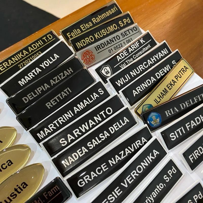 Jual Name Tag Nama Dada Magnet Peniti Kuningan & Akrilik Resin - Satpam ...