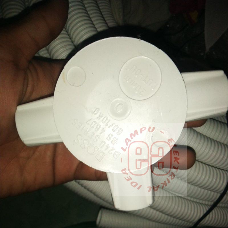 Jual BOSS Tdus Cabang 3 Pipa Listrik 20mm / T-doss Clipsal Pvc Conduit ...