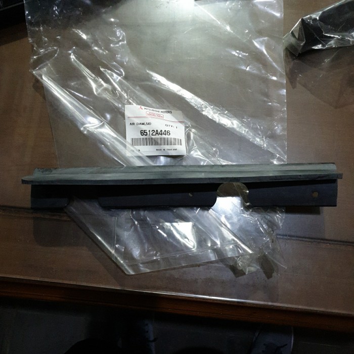 Jual Air Dam Bawah Bumper Depan Kanan Mitsubishi Mirage 6512A446 Asli ...