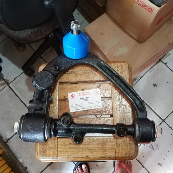 Jual SAYAP ATAS ARM ATAS UPPER ARM BALL JOINT ATAS HIACE COMMUTER ...