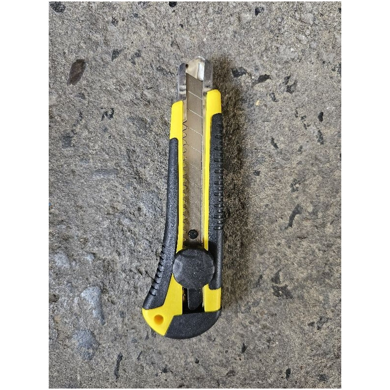 Jual Pisau Cutter Pres Besar Murah / Pisau Cutter Dorong Bagus Murah ...