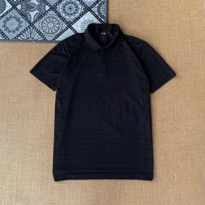 Jual kaos Uniqlo Polyester size XL (seperti baru) 100% original 200525G ...