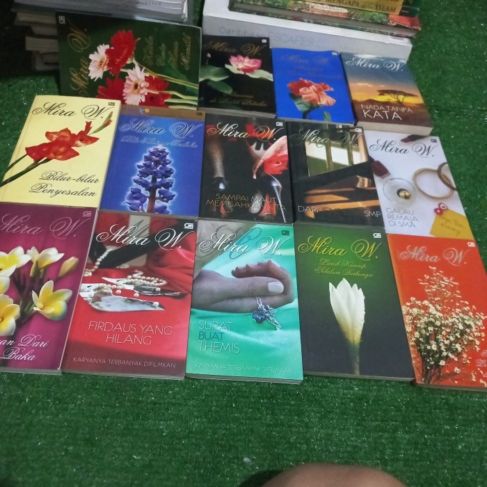 Jual Buku Novel Mira W 14 judul | Shopee Indonesia