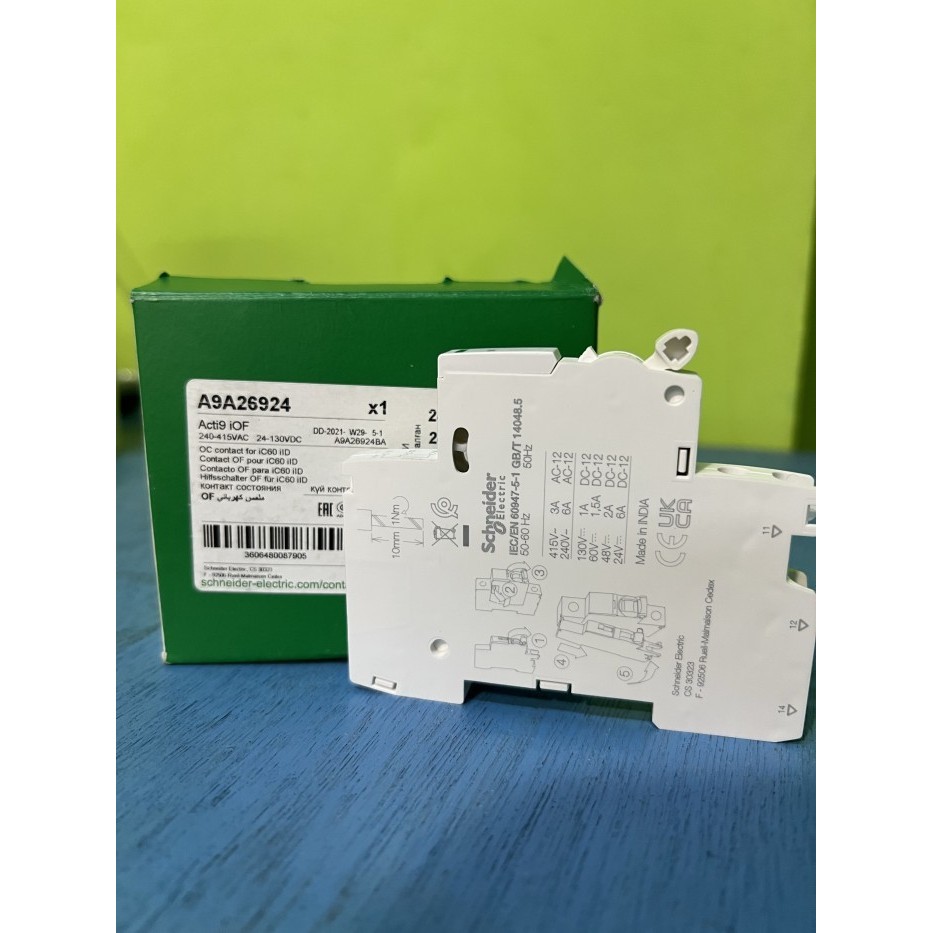 Jual Schneider Auxiliary Contact iOF A9A26924 Original | Shopee Indonesia