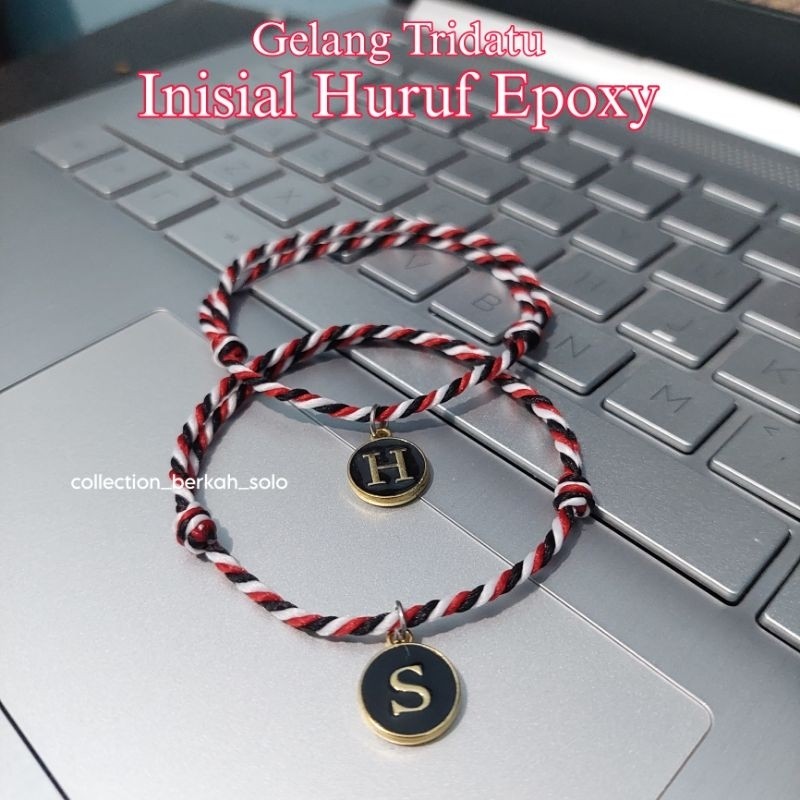 Jual GELANG TRIDATU INISIAL HURUF EPOXY / GELANG TRIDATU BALI HURUF ...