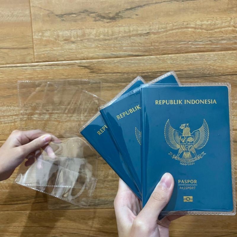 Jual Passport Holders Covers Plastic Transparant Sampul Buku Paspor ...