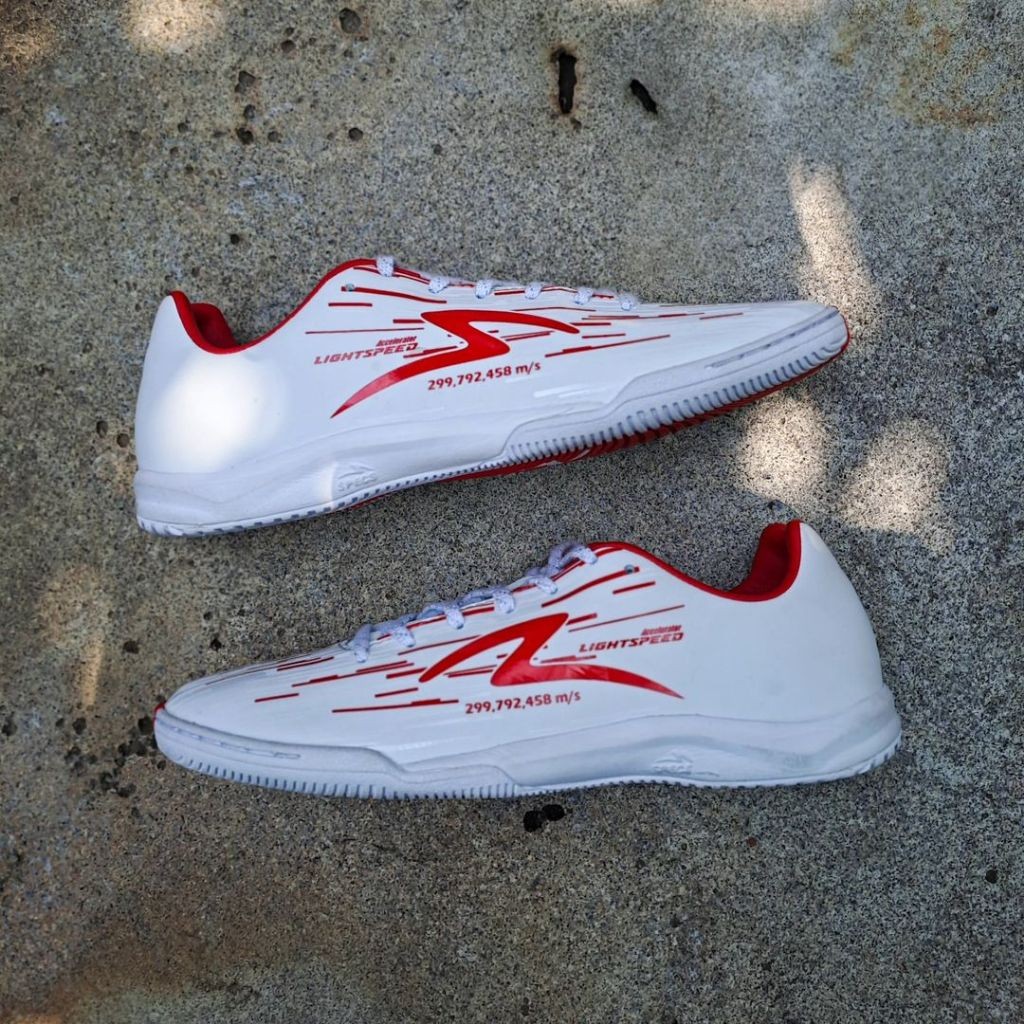 Jual Sepatu Futsal Specs Lightspeed Reborn anak dan dewasa warna Putih ...
