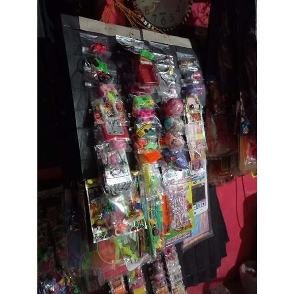 Jual paket mainan serba 2000 satu gantung isi 50pcs | Shopee Indonesia