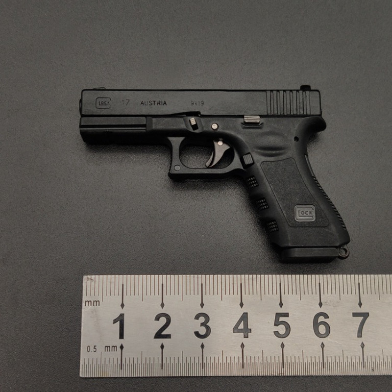 Jual New 1:3 Alloy Empire Glock 34/Glock 17 Pistol Model with Bullets ...