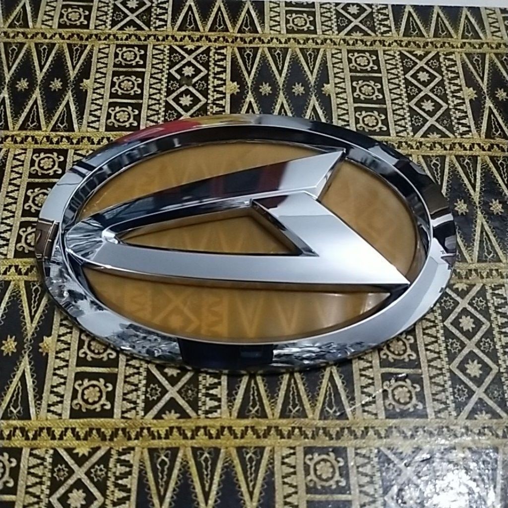 Jual emblem logo belakang Xenia lama dan Gren max original | Shopee ...