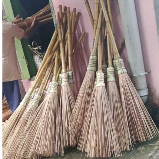 Jual Sapu Lidi Gagang Bambu Cendani Besar Original Tradisional, Klasik ...