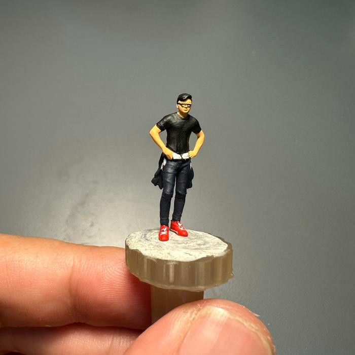 Jual Figure cowo diri motor hobbs skala 1/64 custom miniature KS175 ...