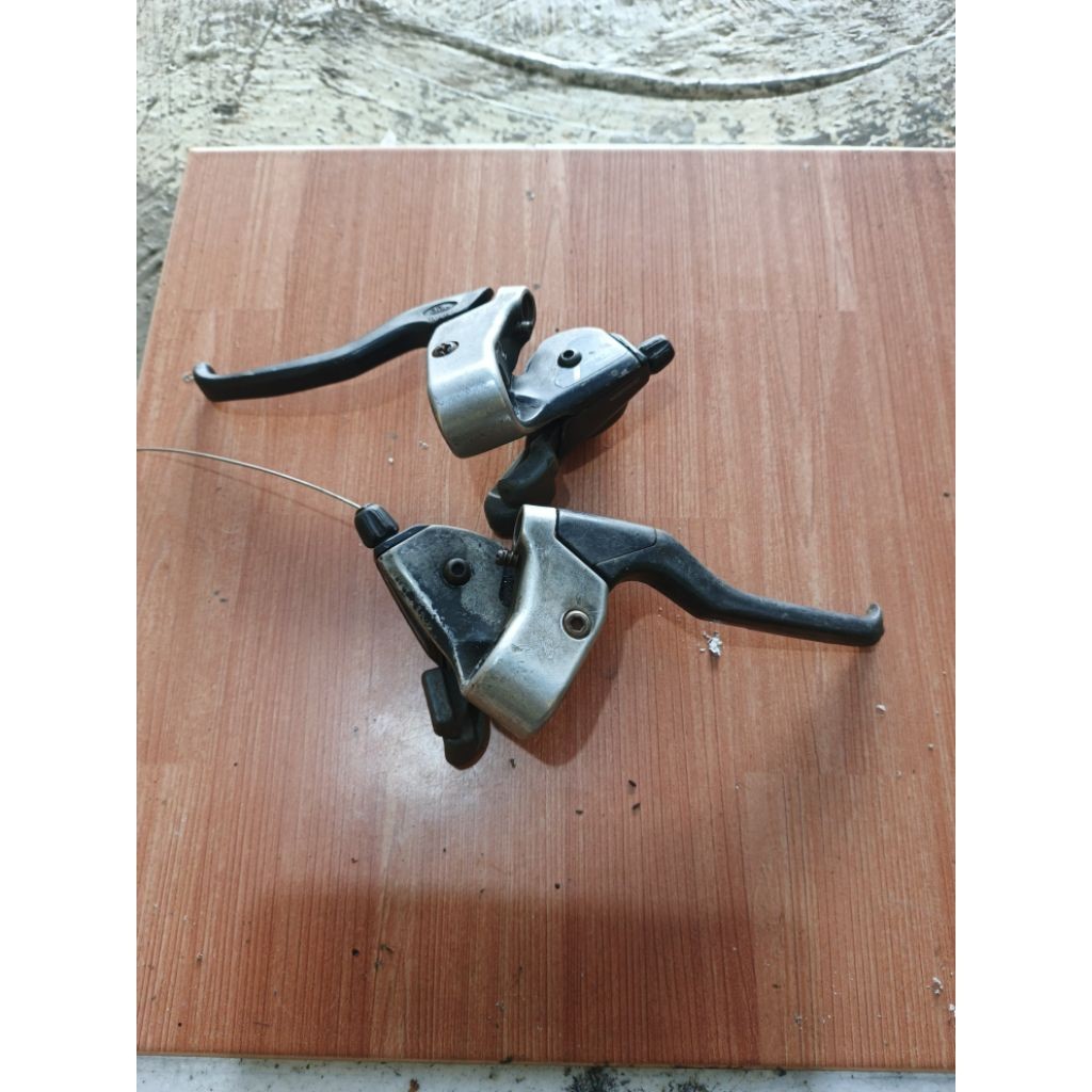 Jual shifter sepeda mtb jadul shimano sti 7 speed second ada minus ...